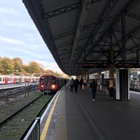 Ealing Broadway London Underground Station - Ealing Broadway - 11 tips