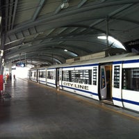 ARL พญาไท (Phaya Thai) A8 - Train Station in Ratchathewi