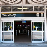 Wellesley Subway Station - Church and Wellesley - 11 tips