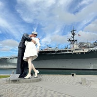 Embracing Peace Statue - Outdoor Sculpture in Marina