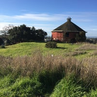 The Red Round Barn - Structure