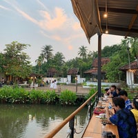 RIVA Floating Cafe - Phutthamonthon Sai 7