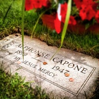 Alphonse "Al" Capone Grave - 2 tips