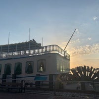The Creole Queen Paddlewheeler - Boat or Ferry in New Orleans