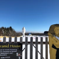 Gold Pyramid House - Wadsworth, IL