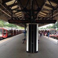 Ealing Broadway London Underground Station - Ealing Broadway - 10 tips