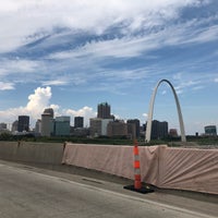 Missouri / Illinois State Line - Border Crossing in East St Louis