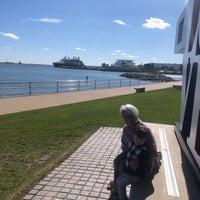 Milwaukee Lakefront - Waterfront in Lake Park