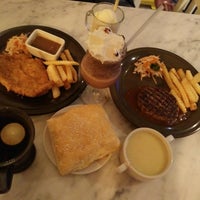 Giggle Box Café & Resto - Bandung, Jawa Barat