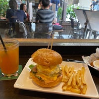 BurgeRoom - Burger Joint