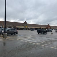 Birch Run Premium Outlets - Outlet Mall
