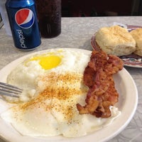 Little Red Hen - American Restaurant in Altadena