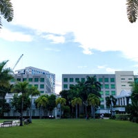 The Tent at Enderun - Taguig District 2 - 3 tips from 1282 visitors