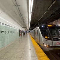 Wellesley Subway Station - Church and Wellesley - 12 tips