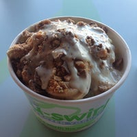 U-Swirl Frozen Yogurt - Frozen Yogurt Shop