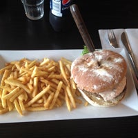 Tesses Cafe - Restaurant in Kuni