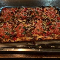 Descendant Detroit Style Pizza - Pizza Place in Toronto