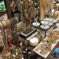 SoHa Living - 4211 Waialae Ave