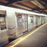 MTA Subway - Crescent St (J/Z) - Metro Station in Cypress Hills