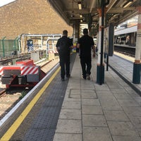 Plaistow London Underground Station - Metro Station in West Ham