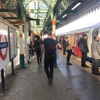 Plaistow London Underground Station - Metro Station in West Ham