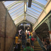Plaistow London Underground Station - Metro Station in West Ham