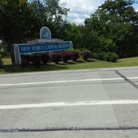 Welcome to New Yorks capital region sign - Monument