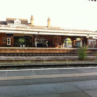 Farnborough Main Railway Station (FNB) - Train Station in Farnborough