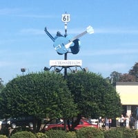 The Crossroads (Hwy 61 & 49) - Intersection in Clarksdale