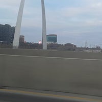 Missouri / Illinois State Line - Border Crossing in East St Louis