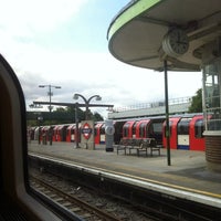 Hainault London Underground Station - Metro Station