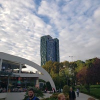 Parku Rinia - Park in Tirana