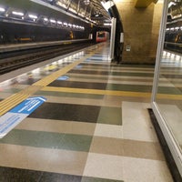 Metro Cristóbal Colón - Metro Station in Providencia