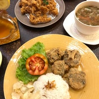 Nona Manis Coffee And Eatery - Indonesian Restaurant in Ketabang