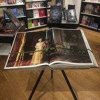 The Harrods Bookshop - Bookstore in Kensington and Chelsea
