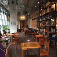 ครัวดอกไม้ขาว (White Flower Factory) - Thai Restaurant in ปทุมวัน