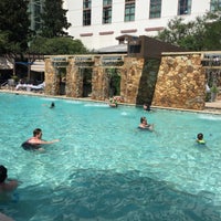 Outdoor Pool - Gaylord Texan - Grapevine, TX