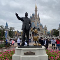 Partners Statue - Monument