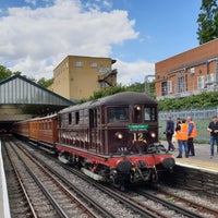 Ealing Broadway London Underground Station - Ealing Broadway - 11 tips