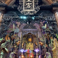 Jade Emperor Pagoda - Buddhist Temple