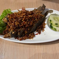 Inle Myanmar - Burmese Restaurant in Downtown Core