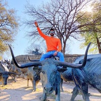 Founders Square - Structure