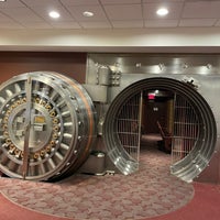 Kansas City Public Library: Central Library - 16 tips