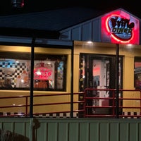 B'ville Diner - 32 tips from 1390 visitors