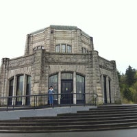 Crown Point Vista House - Scenic Lookout in Corbett