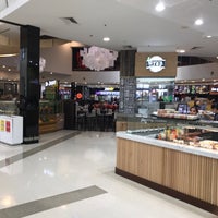 Rhodes Waterside - Shopping Mall