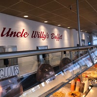 Uncle Willy's - American Restaurant