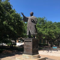 Dr. Martin Luther King Jr. Statue at The University Of Texas At Austin ...