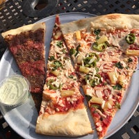 Sizzle Pie - Pizzeria