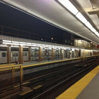 Davisville Subway Station - Metro Station